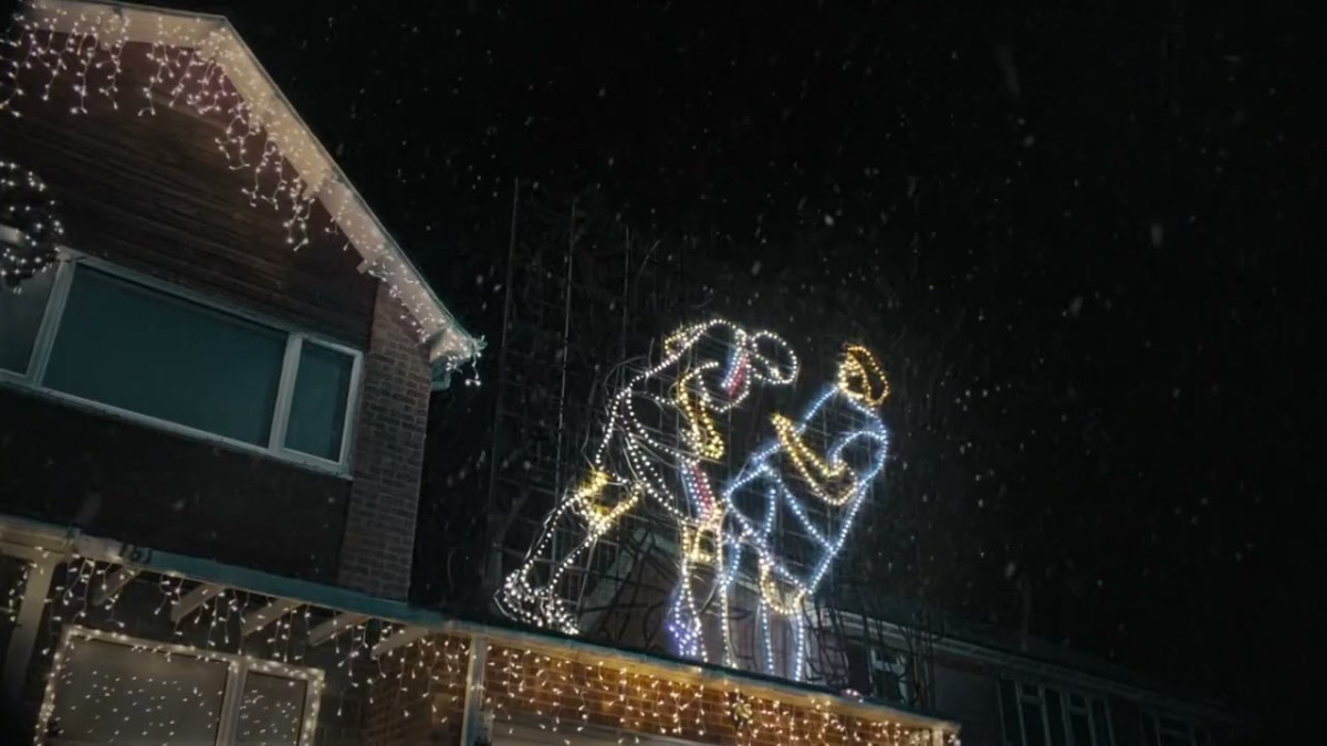 Paddy Power's new football-christmas themed ad